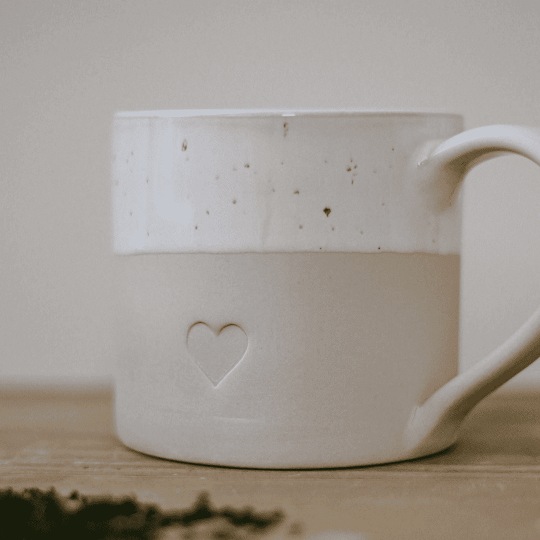 Portugisisk Håndlavet Tekrus – Fajance Keramik med Glasur